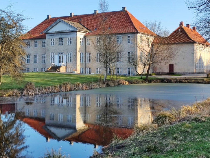 Skjoldenæsholm Slot